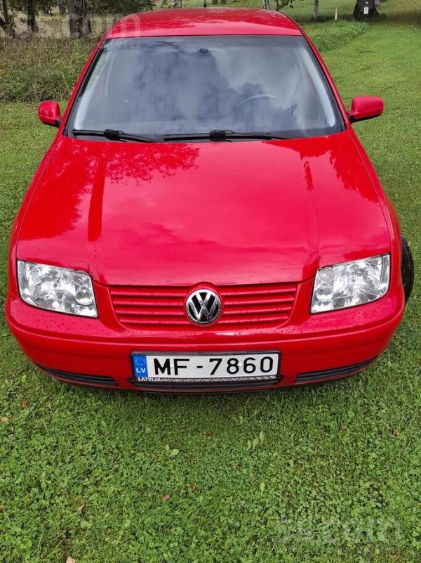 Volkswagen Bora 1998 in Valmiera on AUTOMOTO.COM.LV Red Volkswagen Bora 1998 in Valmiera, with an engine capacity of 1.60 L and mileage of 235 thousand km for 1300 β¬, photo 5 on AUTOMOTO.COM.LV