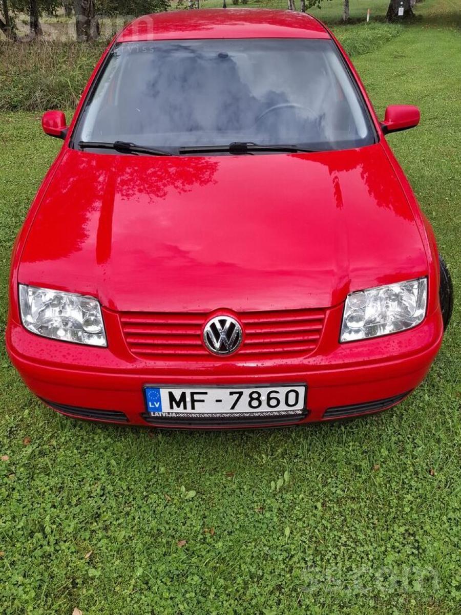 Sarkans Volkswagen Bora 1998 Valmiera, ar dzinēja tilpumu 1.60 L un nobraukumu 235 tūkst. km par 1300 €, foto 5 vietnē AUTOMOTO.COM.LV