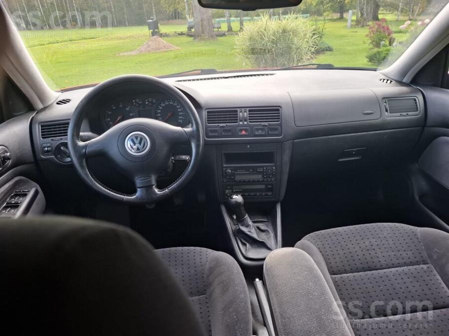 Sarkans Volkswagen Bora 1998 Valmiera, ar dzinēja tilpumu 1.60 L un nobraukumu 235 tūkst. km par 1300 €, foto 11 vietnē AUTOMOTO.COM.LV