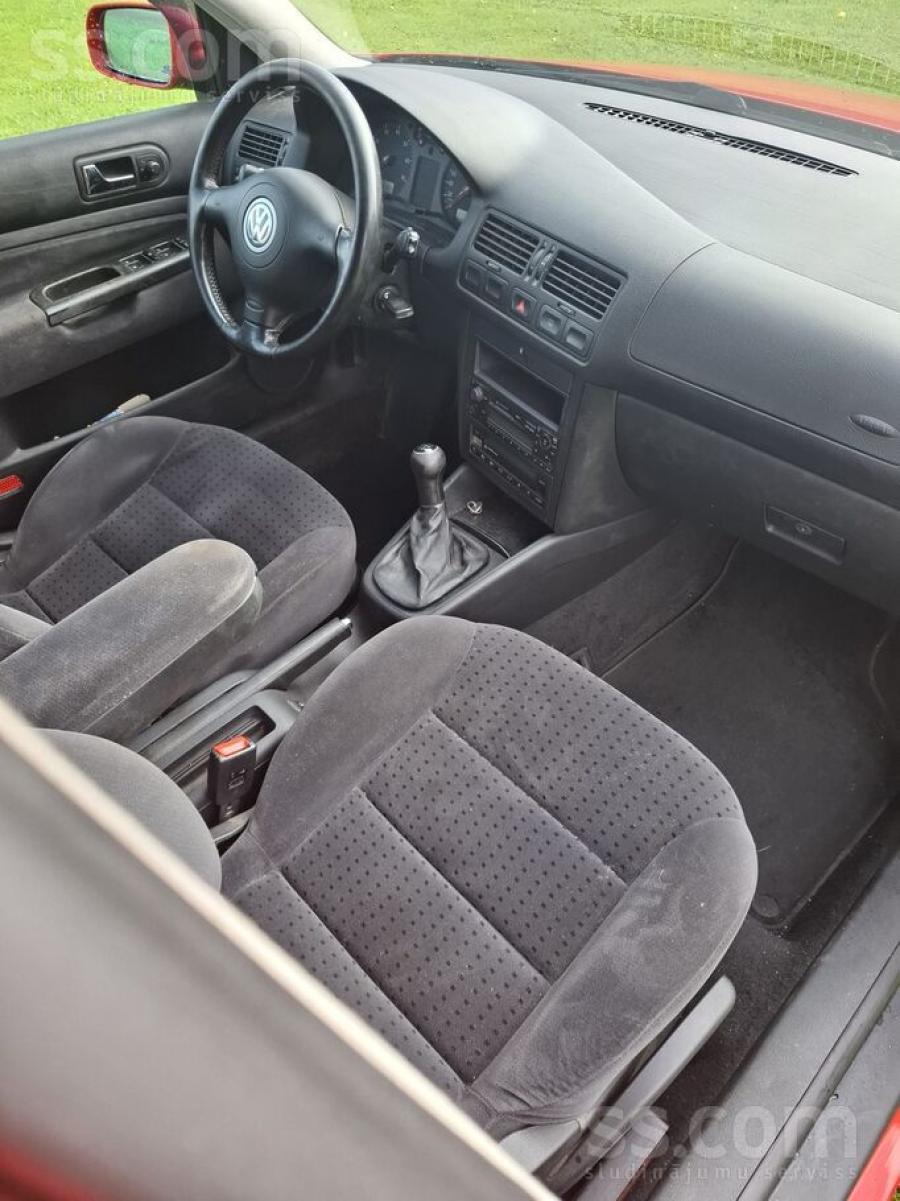 Sarkans Volkswagen Bora 1998 Valmiera, ar dzinēja tilpumu 1.60 L un nobraukumu 235 tūkst. km par 1300 €, foto 13 vietnē AUTOMOTO.COM.LV