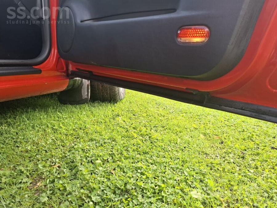 Sarkans Volkswagen Bora 1998 Valmiera, ar dzinēja tilpumu 1.60 L un nobraukumu 235 tūkst. km par 1300 €, foto 16 vietnē AUTOMOTO.COM.LV