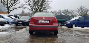 Sarkans Volkswagen Bora 1999 Valmiera, ar dzinēja tilpumu 2.00 L un nobraukumu 233 tūkst. km par 1300 €, foto 5 vietnē AUTOMOTO.COM.LV