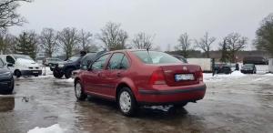 Sarkans Volkswagen Bora 1999 Valmiera, ar dzinēja tilpumu 2.00 L un nobraukumu 233 tūkst. km par 1300 €, foto 6 vietnē AUTOMOTO.COM.LV