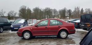 Sarkans Volkswagen Bora 1999 Valmiera, ar dzinēja tilpumu 2.00 L un nobraukumu 233 tūkst. km par 1300 €, foto 7 vietnē AUTOMOTO.COM.LV