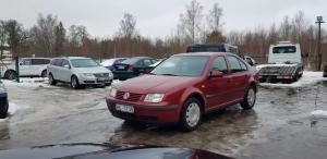 Sarkans Volkswagen Bora 1999 Valmiera, ar dzinēja tilpumu 2.00 L un nobraukumu 233 tūkst. km par 1300 €, foto 8 vietnē AUTOMOTO.COM.LV