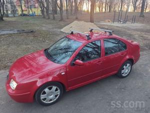 Sarkans Volkswagen Bora 2002 Rīga, ar dzinēja tilpumu 1.60 L un nobraukumu 217 tūkst. km par 630 €, foto 3 vietnē AUTOMOTO.COM.LV