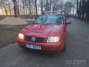 Sarkans Volkswagen Bora 2002 Rīga, ar dzinēja tilpumu 1.60 L un nobraukumu 217 tūkst. km par 630 €, foto 5 vietnē AUTOMOTO.COM.LV