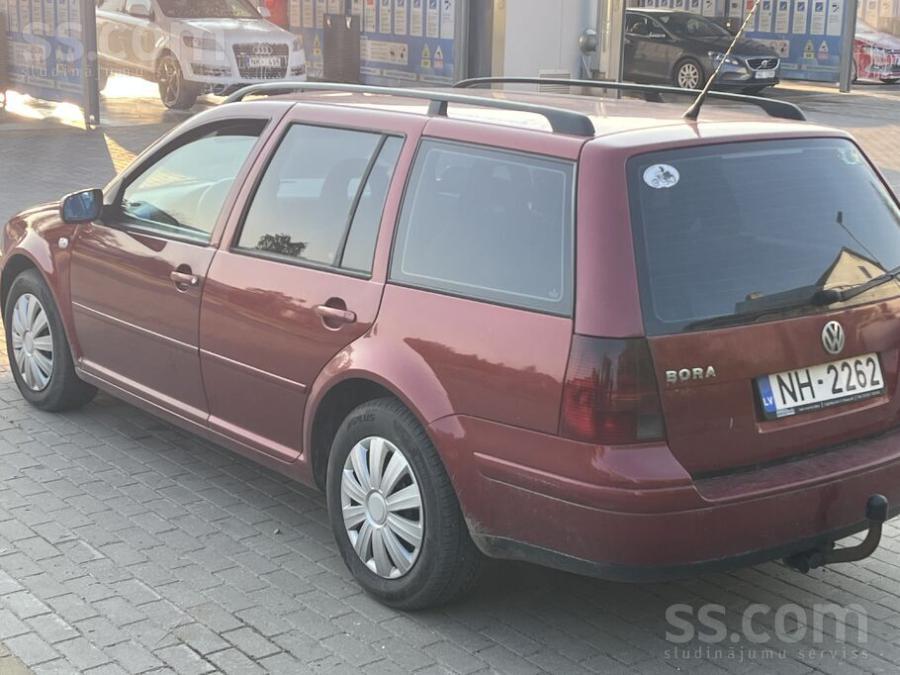Sarkans Volkswagen Bora 2000 Rēzekne, ar dzinēja tilpumu 1.90 L un nobraukumu 306 tūkst. km par 800 €, foto 4 vietnē AUTOMOTO.COM.LV