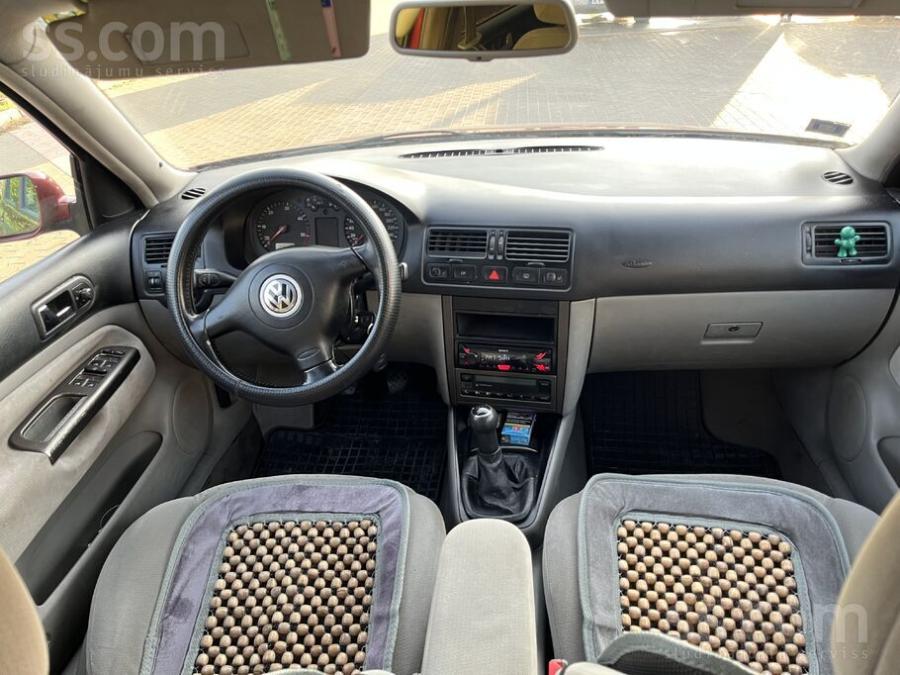 Sarkans Volkswagen Bora 2000 Rēzekne, ar dzinēja tilpumu 1.90 L un nobraukumu 306 tūkst. km par 800 €, foto 5 vietnē AUTOMOTO.COM.LV