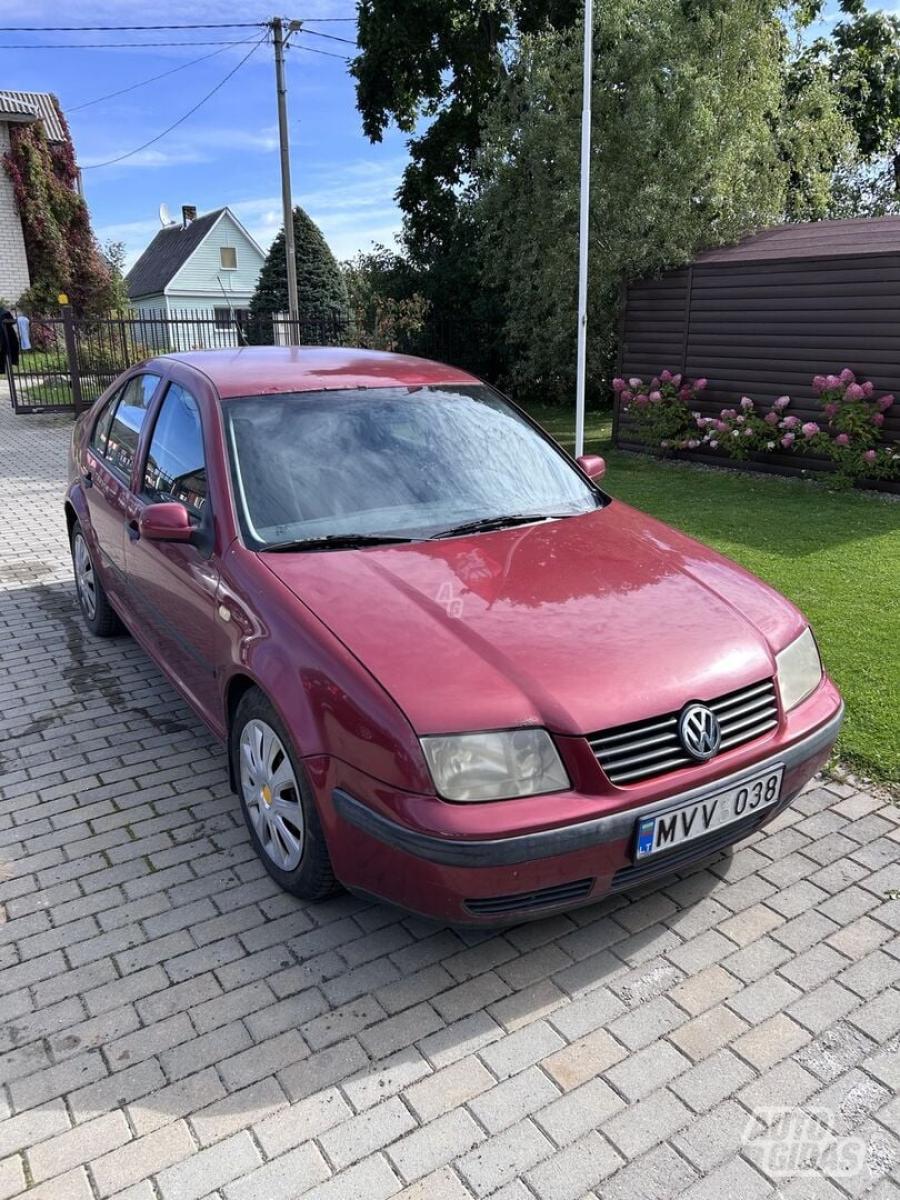 Volkswagen Bora 1998 in Vilnius, with an engine capacity of 1.60 L and mileage of 163 thousand km for 750 €, photo 1 on AUTOMOTO.COM.LV