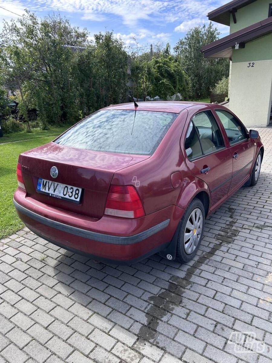Volkswagen Bora 1998 in Vilnius, with an engine capacity of 1.60 L and mileage of 163 thousand km for 750 €, photo 4 on AUTOMOTO.COM.LV