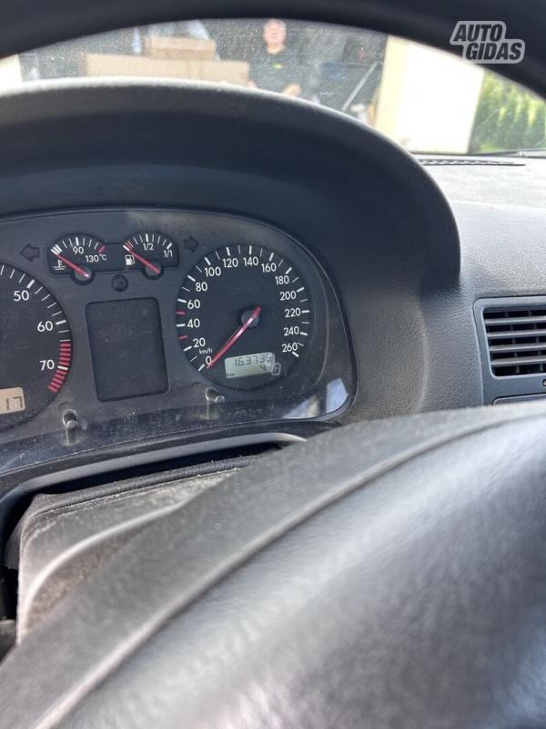 Volkswagen Bora 1998 in Vilnius, with an engine capacity of 1.60 L and mileage of 163 thousand km for 750 €, photo 6 on AUTOMOTO.COM.LV