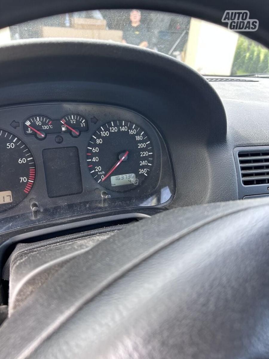 Volkswagen Bora 1998 in Vilnius, with an engine capacity of 1.60 L and mileage of 163 thousand km for 750 €, photo 6 on AUTOMOTO.COM.LV