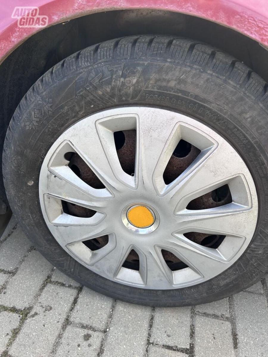 Volkswagen Bora 1998 in Vilnius, with an engine capacity of 1.60 L and mileage of 163 thousand km for 750 €, photo 9 on AUTOMOTO.COM.LV