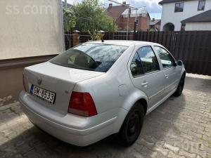 Volkswagen Bora 1999 Daugavpils, ar dzinēja tilpumu 1.60 L un nobraukumu 132 tūkst. km par 1600 €, foto 4 vietnē AUTOMOTO.COM.LV