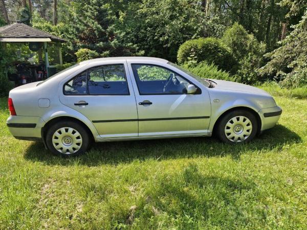 Volkswagen Bora 2000 in Daugavpils, with an engine capacity of 1.60 L and mileage of 296 thousand km for 750 €, photo 4 on AUTOMOTO.COM.LV