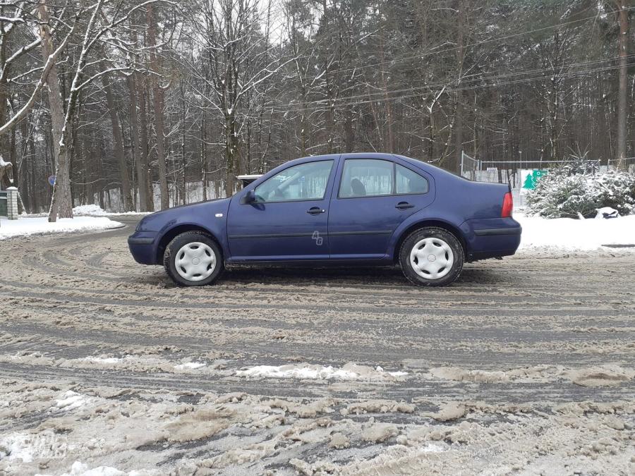 Volkswagen Bora 2000 Kauņa, ar dzinēja tilpumu 1.90 L un nobraukumu 288 tūkst. km par 990 €, foto 8 vietnē AUTOMOTO.COM.LV