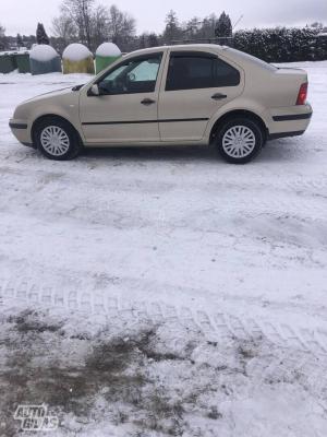 Volkswagen Bora 2003 Alīta, ar dzinēja tilpumu 1.60 L un nobraukumu 272 tūkst. km par 1250 €, foto 3 vietnē AUTOMOTO.COM.LV