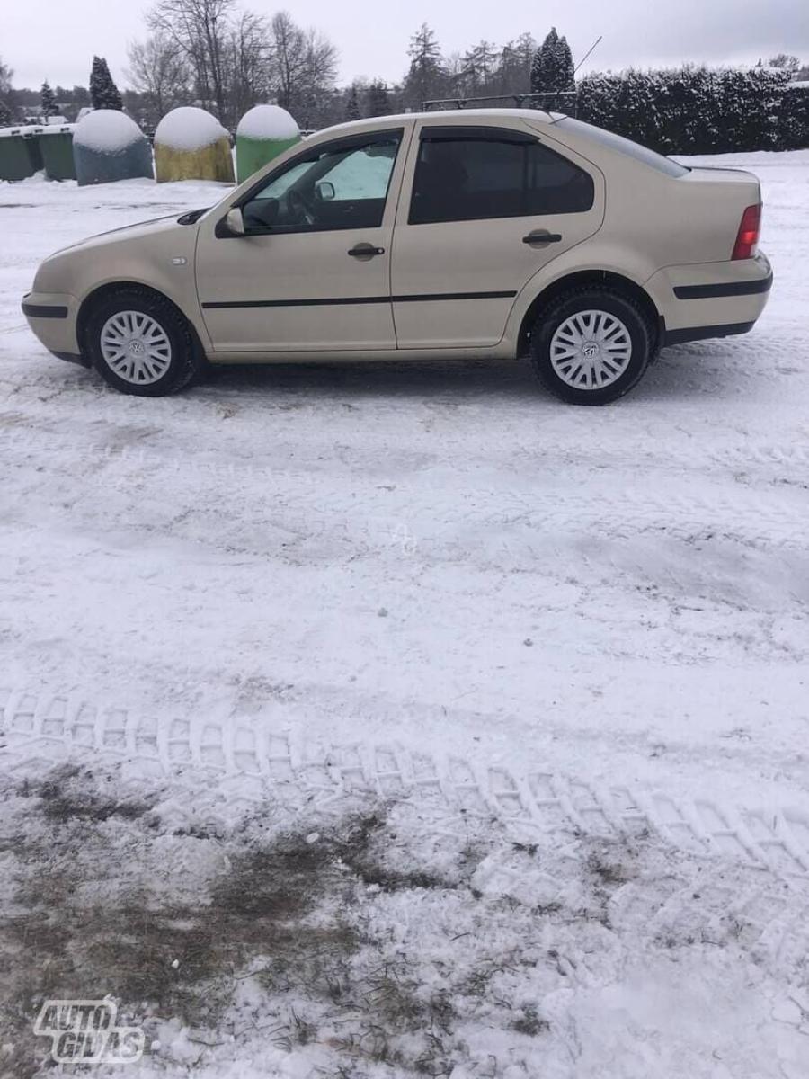 Volkswagen Bora 2003 Alīta, ar dzinēja tilpumu 1.60 L un nobraukumu 272 tūkst. km par 1250 €, foto 3 vietnē AUTOMOTO.COM.LV