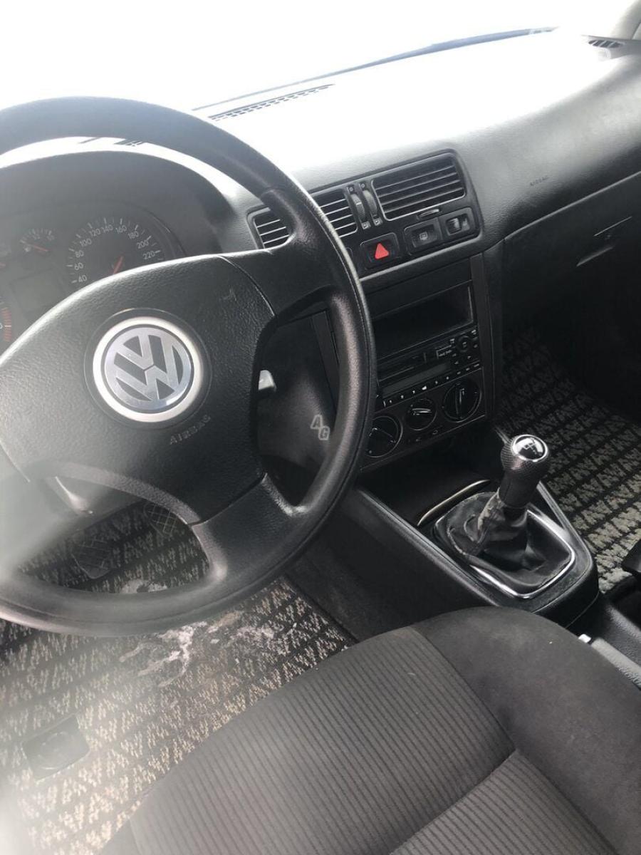 Volkswagen Bora 2003 Alīta, ar dzinēja tilpumu 1.60 L un nobraukumu 272 tūkst. km par 1250 €, foto 9 vietnē AUTOMOTO.COM.LV