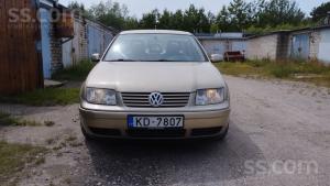 Yellow Volkswagen Bora 2000 in Liepaja, with an engine capacity of 1.60 L and mileage of 267 thousand km for 1200 €, photo 3 on AUTOMOTO.COM.LV