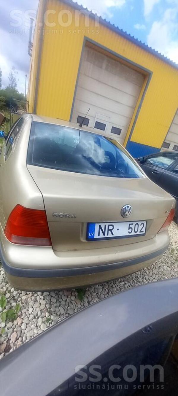 Dzeltens Volkswagen Bora 2000 Jelgava, ar dzinēja tilpumu 1.60 L un nobraukumu 279 tūkst. km par 800 €, foto 4 vietnē AUTOMOTO.COM.LV