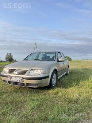 Yellow Volkswagen Bora 2002 in Liepaja, with an engine capacity of 1.60 L and mileage of 215 thousand km for 1380 €, photo 2 on AUTOMOTO.COM.LV