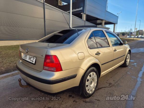 Dzeltens Volkswagen Bora 2002 Tallina, ar dzinēja tilpumu 1.60 L un nobraukumu 280 tūkst. km par 999 €, foto 5 vietnē AUTOMOTO.COM.LV