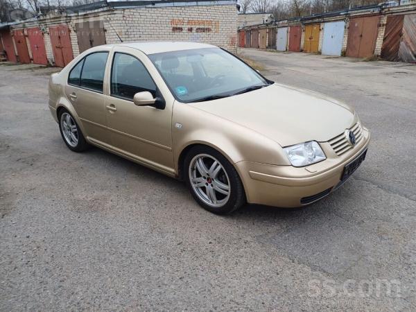 Yellow Volkswagen Bora 2003 in Riga, with an engine capacity of 1.80 L and mileage of 252 thousand km for 1200 €, photo 2 on AUTOMOTO.COM.LV