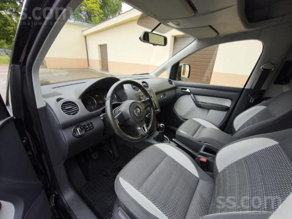 Black Volkswagen Caddy 2013 in Rezekne, with an engine capacity of 1.60 L and mileage of 319 thousand km for 7900 €, photo 5 on AUTOMOTO.COM.LV