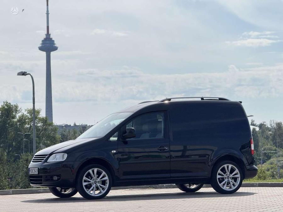 Melns Volkswagen Caddy 2006 Viļņa, ar dzinēja tilpumu 1.90 L un nobraukumu 287 tūkst. km par 3600 €, foto 1 vietnē AUTOMOTO.COM.LV