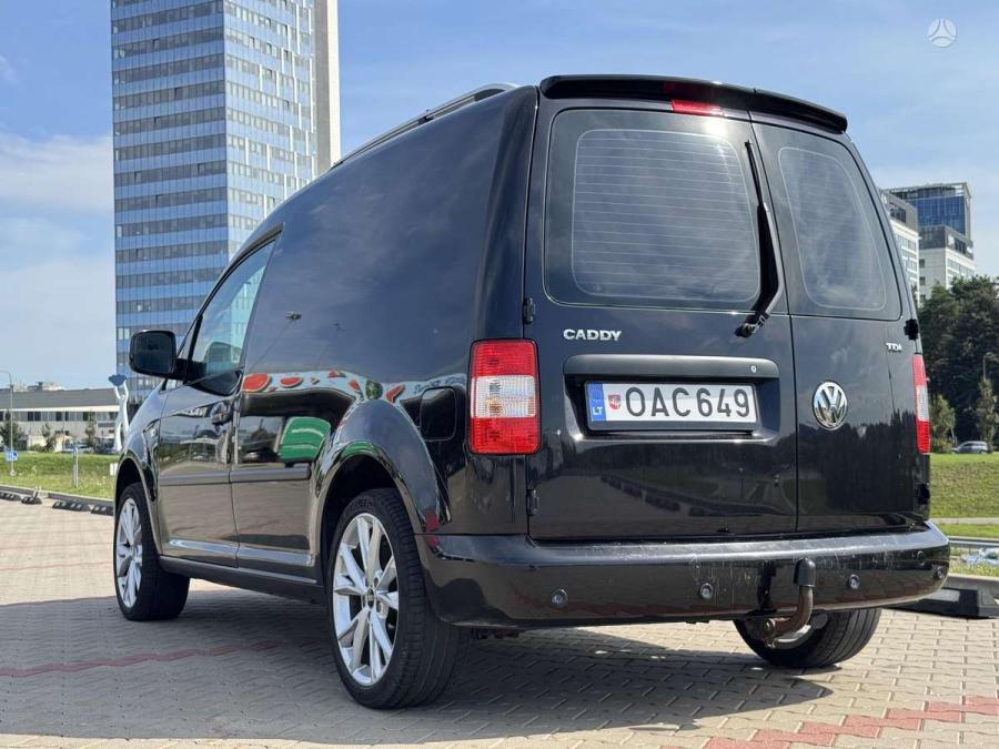 Melns Volkswagen Caddy 2006 Viļņa, ar dzinēja tilpumu 1.90 L un nobraukumu 287 tūkst. km par 3600 €, foto 8 vietnē AUTOMOTO.COM.LV