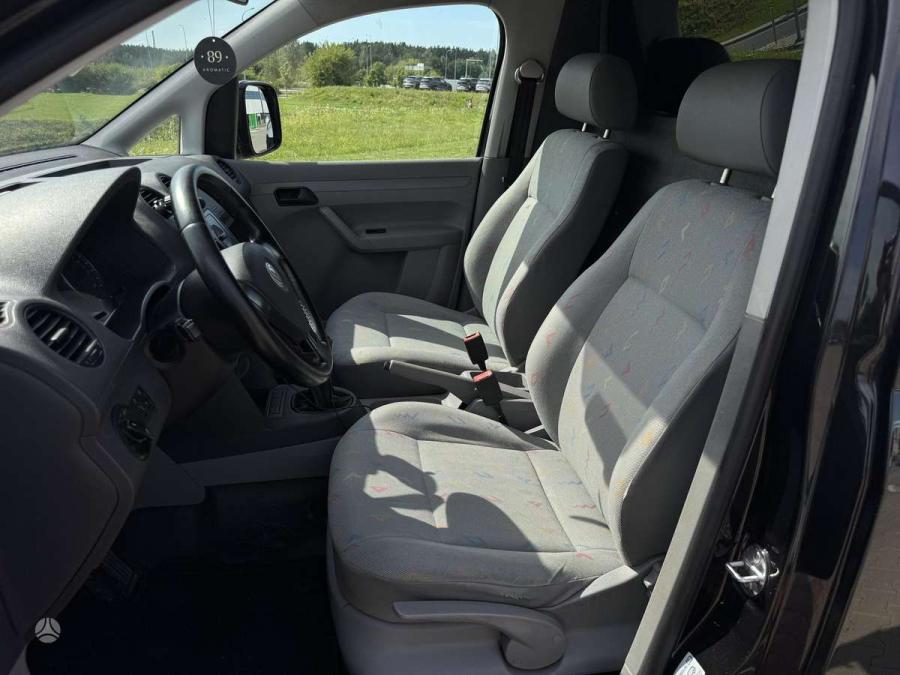 Melns Volkswagen Caddy 2006 Viļņa, ar dzinēja tilpumu 1.90 L un nobraukumu 287 tūkst. km par 3600 €, foto 13 vietnē AUTOMOTO.COM.LV