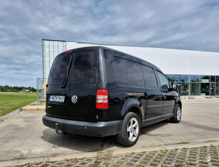 Black Volkswagen Caddy 2011 in Siauliai, with an engine capacity of 1.60 L and mileage of 264 thousand km for 2700 €, photo 5 on AUTOMOTO.COM.LV