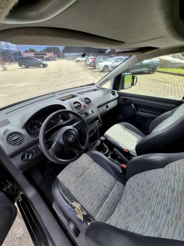 Black Volkswagen Caddy 2011 in Siauliai, with an engine capacity of 1.60 L and mileage of 264 thousand km for 2700 €, photo 6 on AUTOMOTO.COM.LV