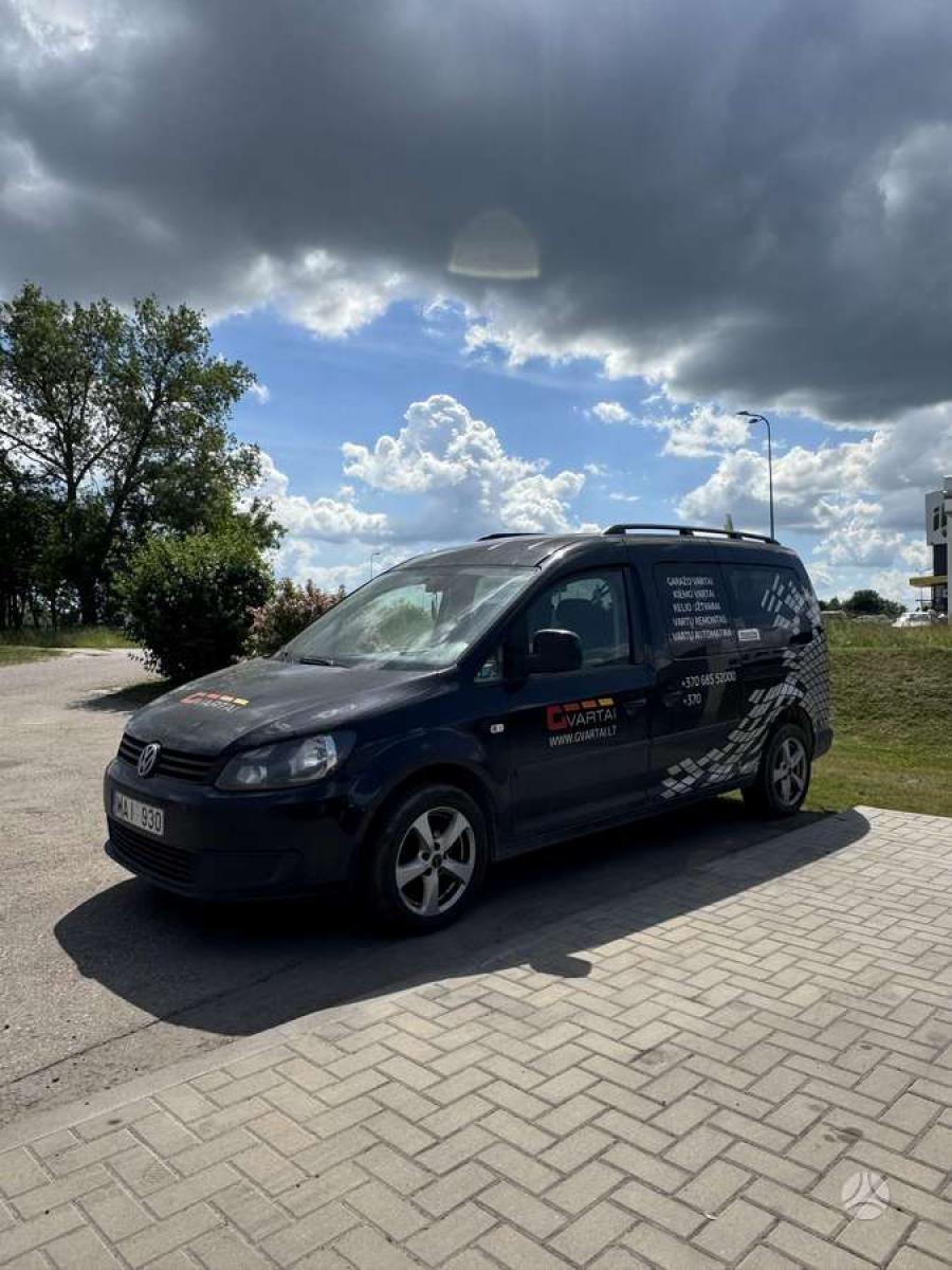 Black Volkswagen Caddy 2013 in Vilnius, with an engine capacity of 1.60 L and mileage of 420 thousand km for 3200 €, photo 3 on AUTOMOTO.COM.LV
