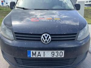 Black Volkswagen Caddy 2013 in Vilnius, with an engine capacity of 1.60 L and mileage of 420 thousand km for 3200 €, photo 5 on AUTOMOTO.COM.LV