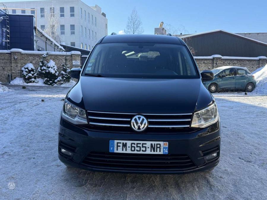 Black Volkswagen Caddy 2019 in Vilnius, with an engine capacity of 2.00 L and mileage of 290 thousand km for 10500 €, photo 3 on AUTOMOTO.COM.LV