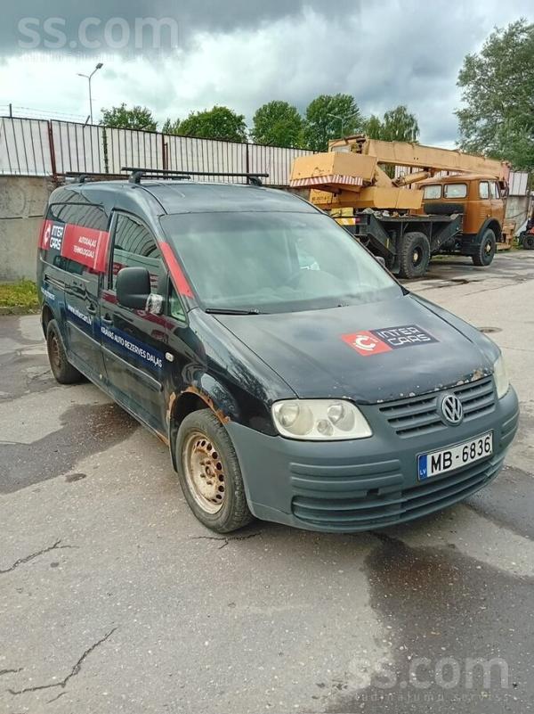 Black Volkswagen Caddy 2010 in Riga, with an engine capacity of 1.90 L and mileage of 644 thousand km for 800 €, photo 1 on AUTOMOTO.COM.LV