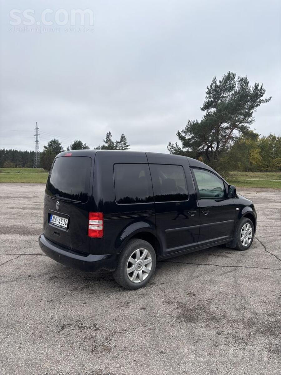 Melns Volkswagen Caddy 2013 Tukums, ar dzinēja tilpumu 1.60 L un nobraukumu 246 tūkst. km par 4900 €, foto 4 vietnē AUTOMOTO.COM.LV