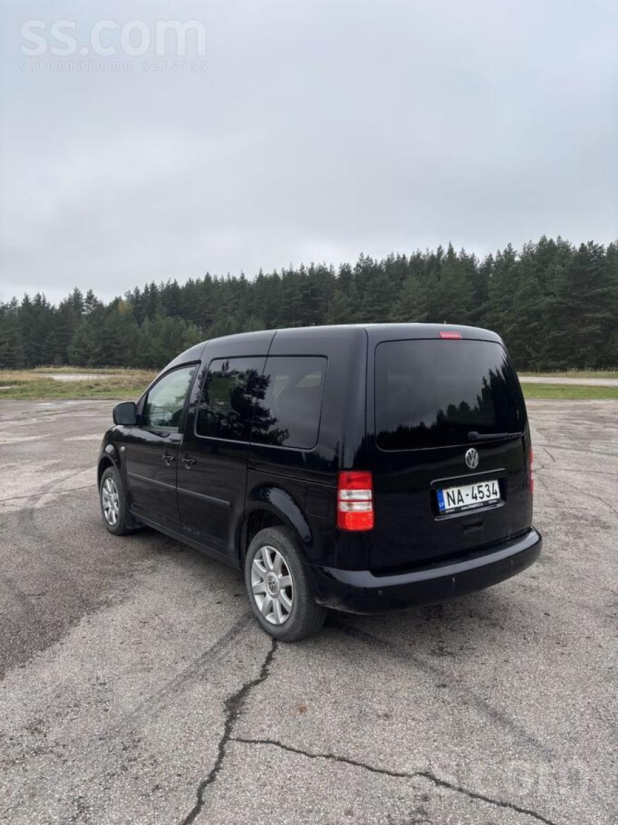 Melns Volkswagen Caddy 2013 Tukums, ar dzinēja tilpumu 1.60 L un nobraukumu 246 tūkst. km par 4900 €, foto 5 vietnē AUTOMOTO.COM.LV