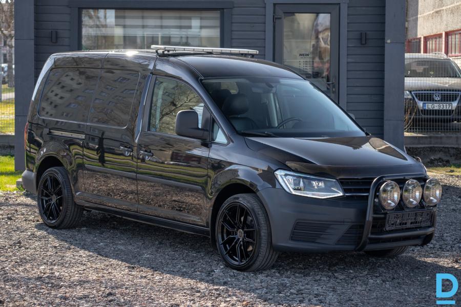Melns Volkswagen Caddy 2017 Liepāja, ar dzinēja tilpumu 2.00 L un nobraukumu 341 tūkst. km par 10500 €, foto 1 vietnē AUTOMOTO.COM.LV