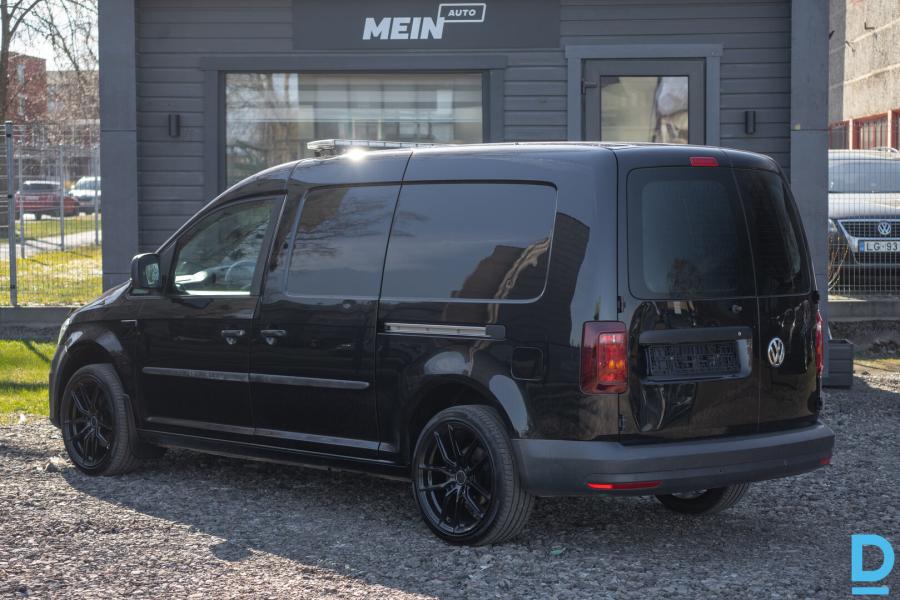 Melns Volkswagen Caddy 2017 Liepāja, ar dzinēja tilpumu 2.00 L un nobraukumu 341 tūkst. km par 10500 €, foto 4 vietnē AUTOMOTO.COM.LV