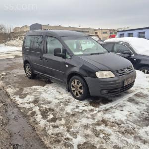 Черный Фольксваген Кадди 2004 в Цесис, объемом двигателя 1.90 л и пробегом 349 тыс. км за 2500 €, фото  на AUTOMOTO.COM.LV