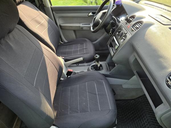 Melns Volkswagen Caddy 2004 Plungė, ar dzinēja tilpumu 1.90 L un nobraukumu 494 tūkst. km par 1800 €, foto 6 vietnē AUTOMOTO.COM.LV