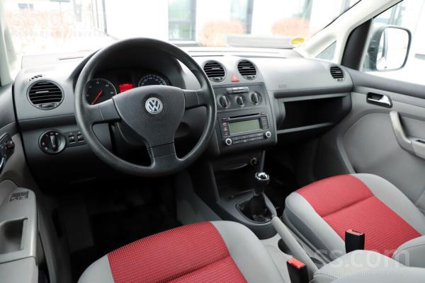 Black Volkswagen Caddy 2006 in Tukums, with an engine capacity of 1.90 L and mileage of 275 thousand km for 5450 €, photo 6 on AUTOMOTO.COM.LV