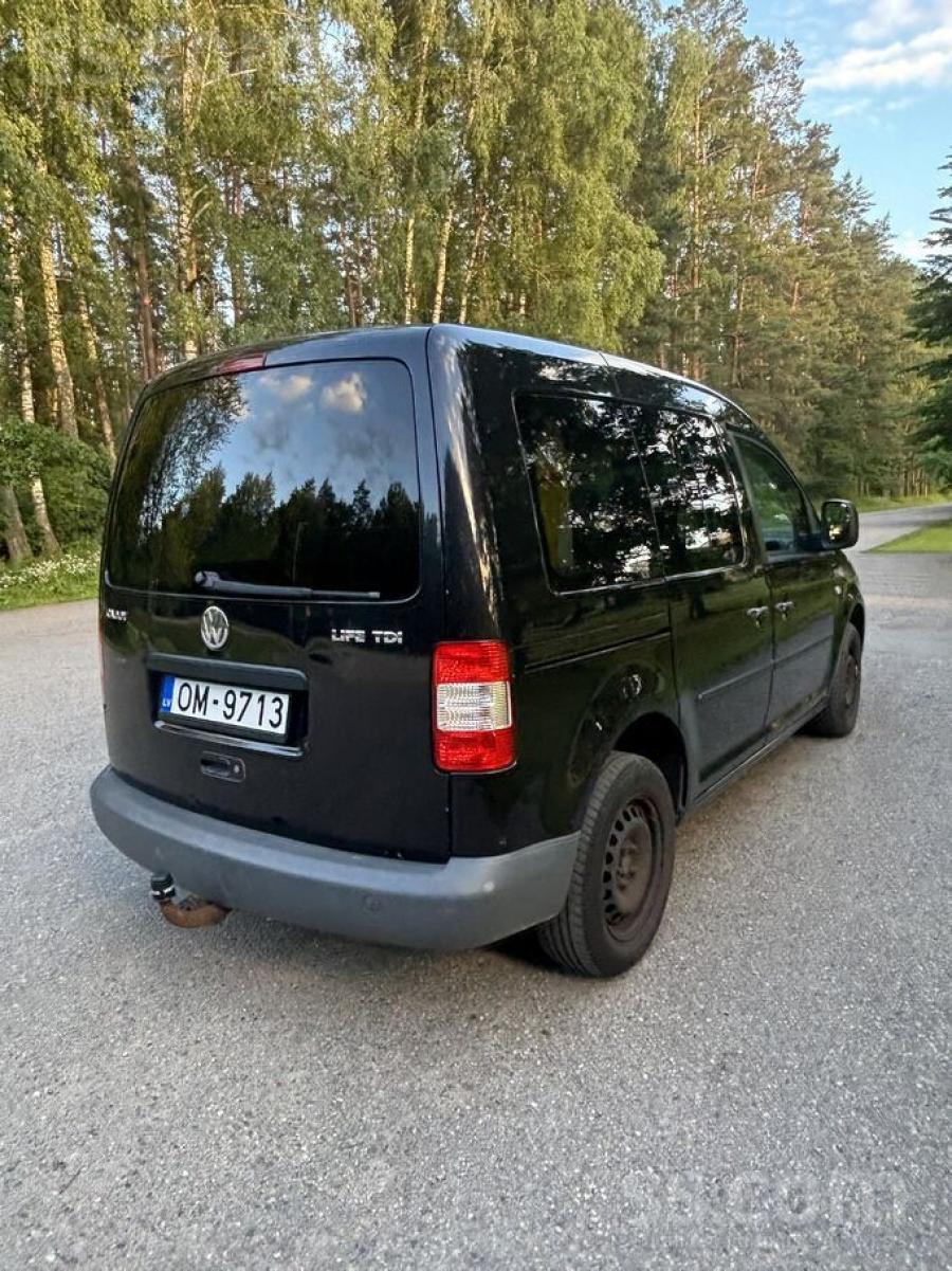 Black Volkswagen Caddy 2006 in Riga, with an engine capacity of 1.90 L and mileage of 251 thousand km for 4100 €, photo 5 on AUTOMOTO.COM.LV