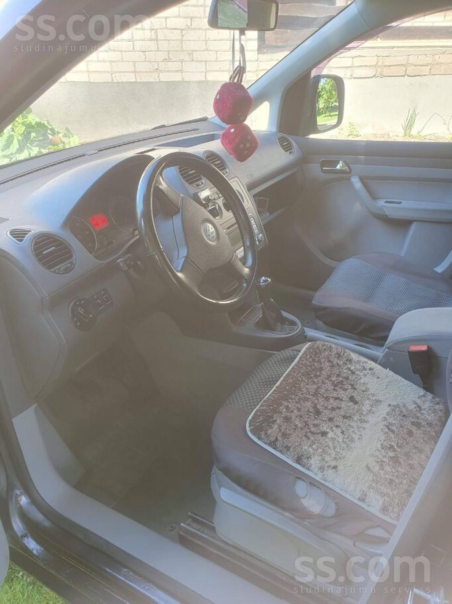 Black Volkswagen Caddy 2007 in Bauska, with an engine capacity of 1.90 L and mileage of 263 thousand km for 3400 €, photo 5 on AUTOMOTO.COM.LV