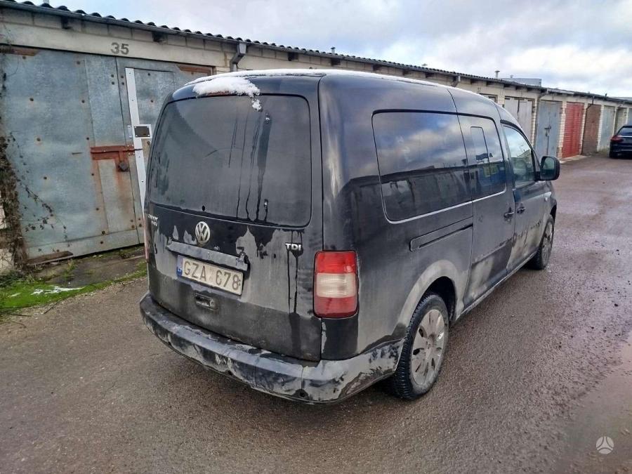Melns Volkswagen Caddy 2008 Panevēža, ar dzinēja tilpumu 1.90 L un nobraukumu 570 tūkst. km par 1100 €, foto 3 vietnē AUTOMOTO.COM.LV