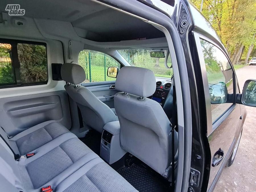 Melns Volkswagen Caddy 2008 Viļņa, ar dzinēja tilpumu 2.00 L un nobraukumu 272 tūkst. km par 5450 €, foto 5 vietnē AUTOMOTO.COM.LV